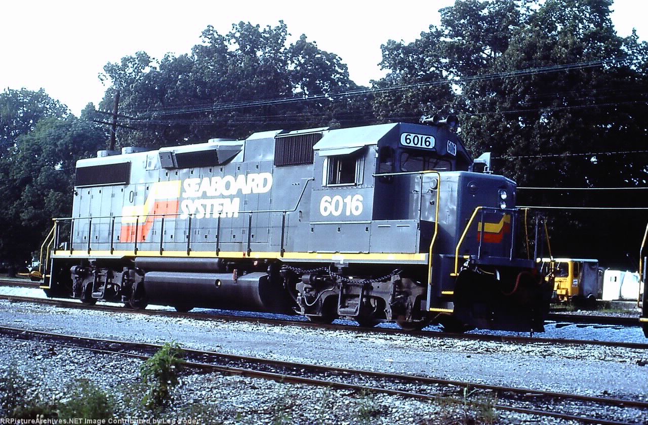 SBD 6016 GP38-2